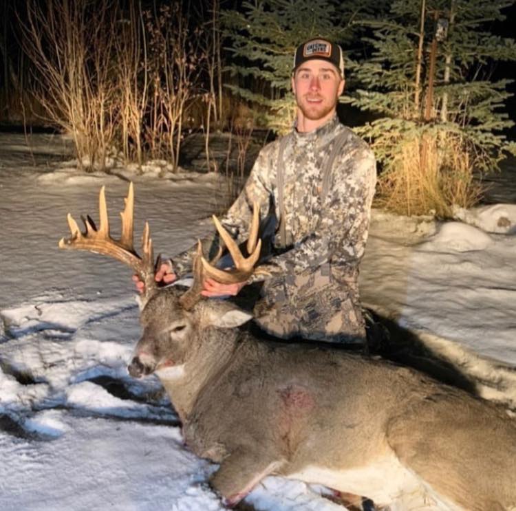 Dustin Long Shoots Solid Buck – TLO Outdoors
